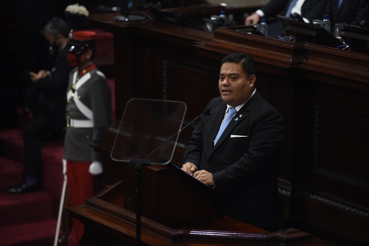 8 personajes claves de estos 100 días • No Ficción